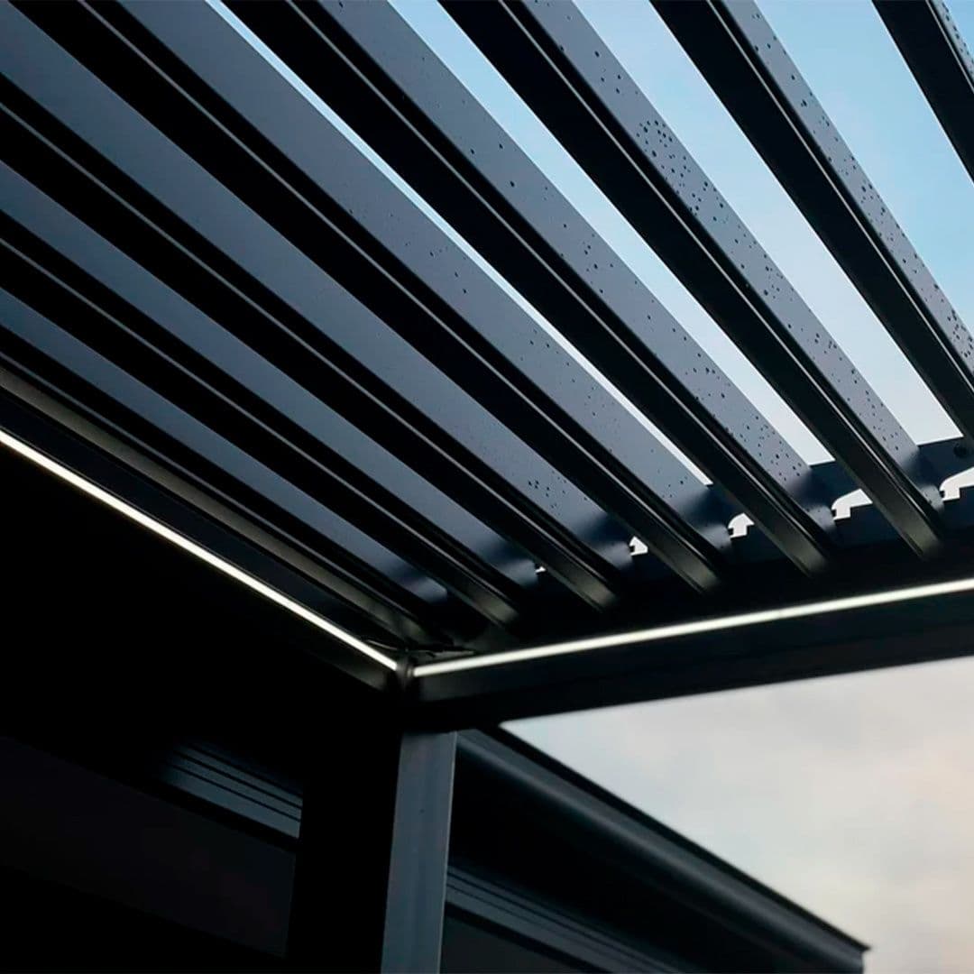 Booz.cl: Pérgola Bioclimática Grafito Sunline by Hunter Douglas 4x6 mts